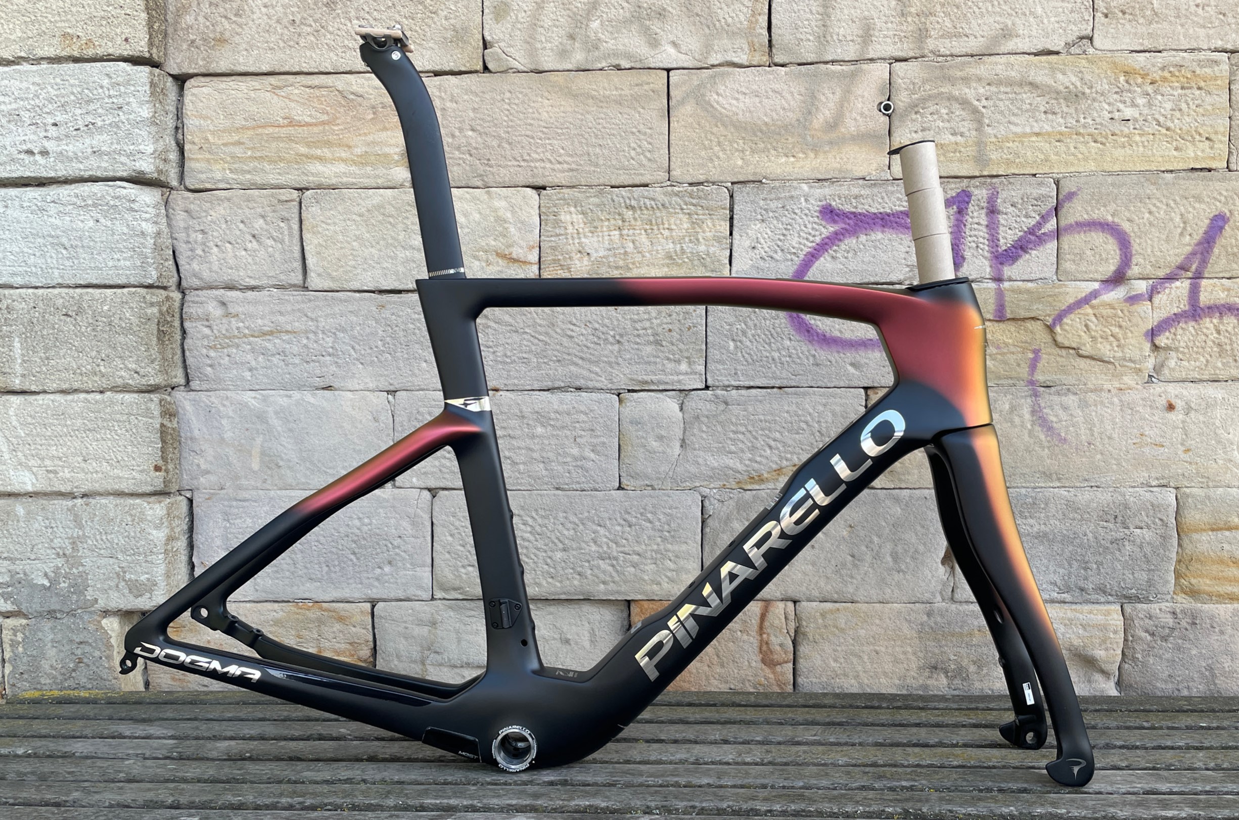 Pinarello Dogma F Frameset Rahmenset LUXTER RED GOLD | bike-innovations - Mit Leidenschaft vorwärts!